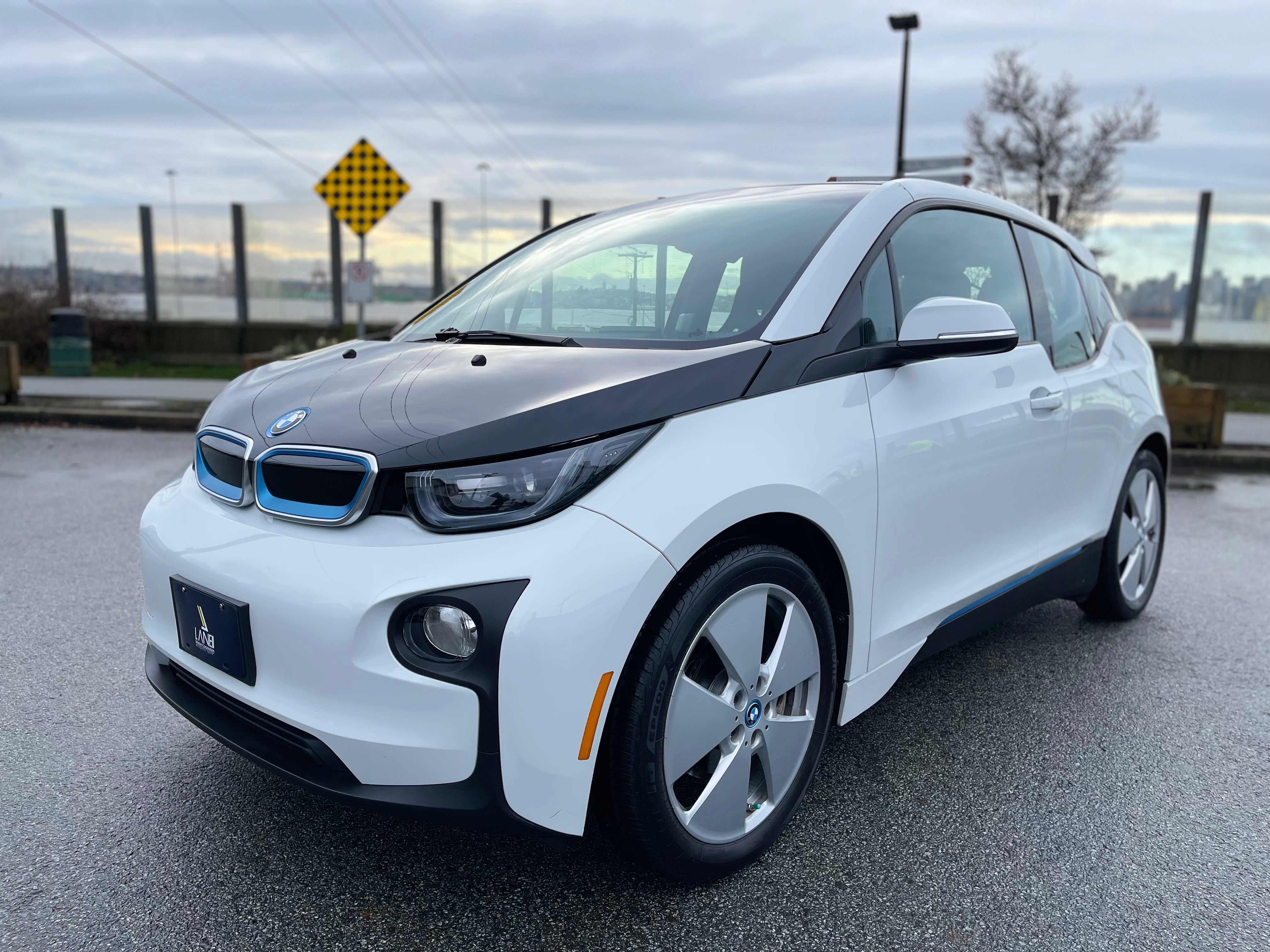 A Closer Look at the 2014 BMW i3 with Extended Range: A Pioneering Ele ...