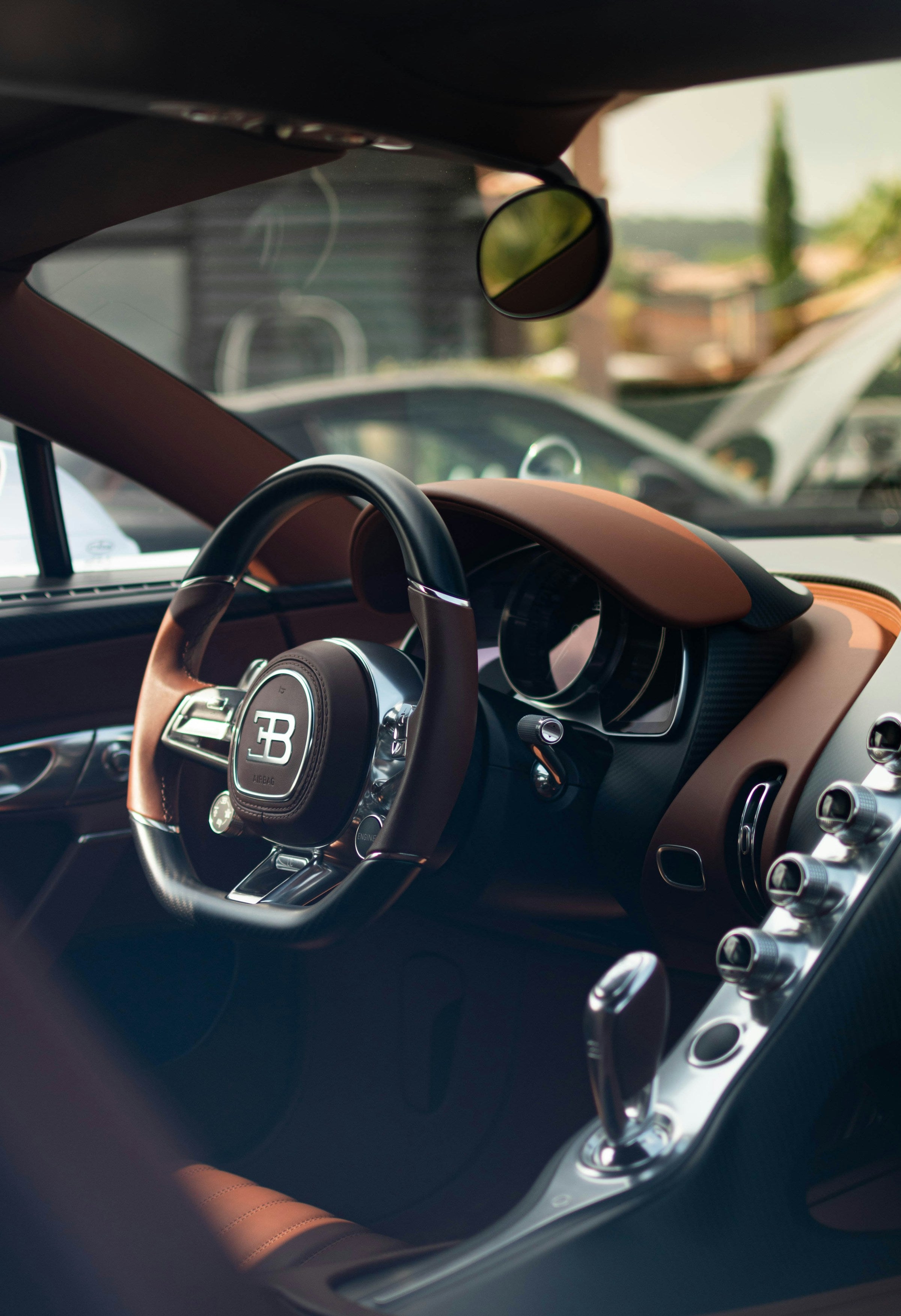The Fascinating History of Bugatti: From Vision to Legacy – Lane11